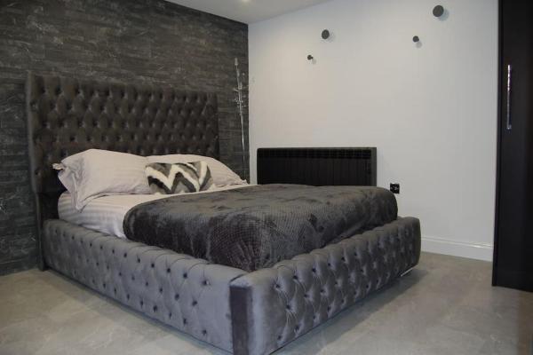 Self Contained Studio Apartment In Burley, Leeds - Pudsey