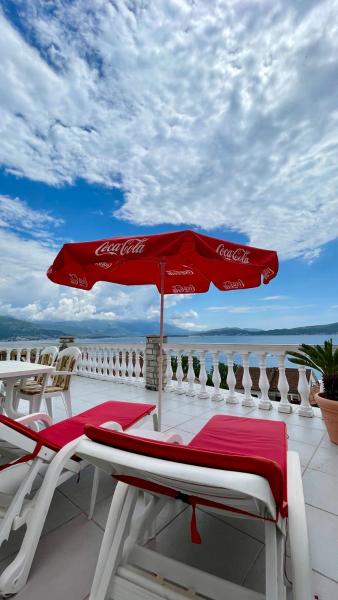 Family House With Pool & Sea View - Monténégro