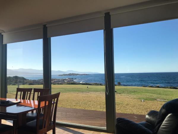 Oceanfront - Absolute Waterfront - Bicheno