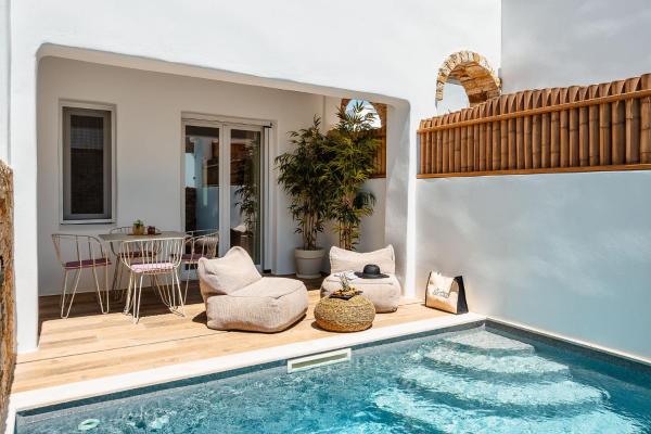 Sunday Luxury Suites - Naxos