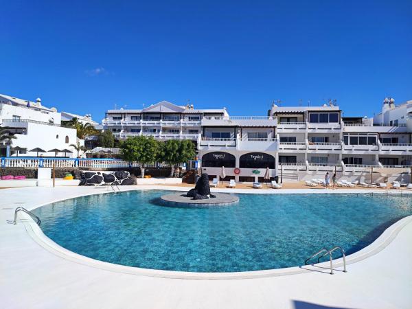 Palmeras Apt - Pool & Terrace - Next To Beach - Costa Teguise