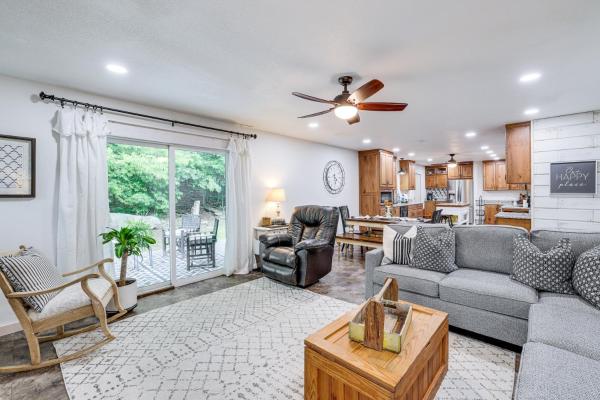 Views! Lake Home W/ 2 Decks, Boat Parking & Peace - 比弗湖