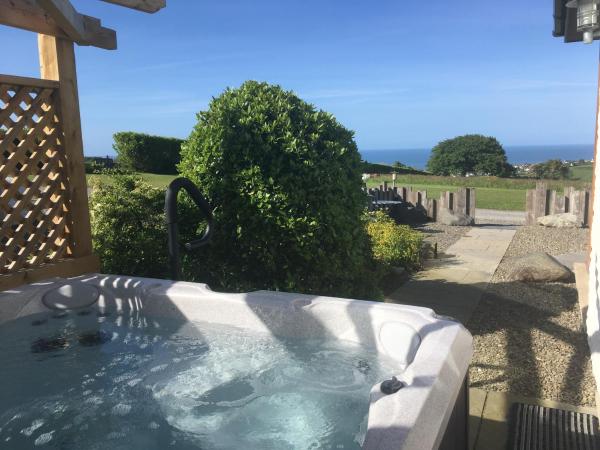 Penlan Coastal Cottages - Cornerstone - Aberporth