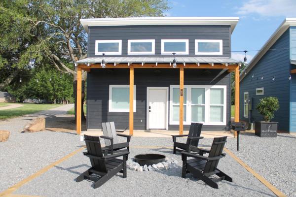Willow Creek Cabins Unit 1 - Bastrop, LA