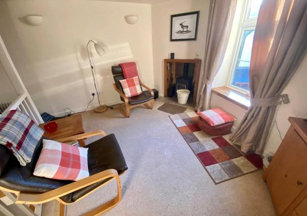 The Den - Lynton