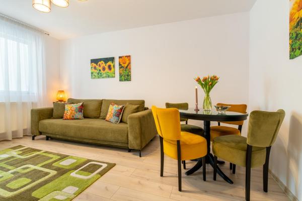 Springhome - Cozy Apartment With Balcony & Parking - ブラショフ