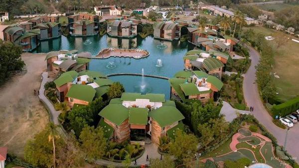 Neonz Resort & Club - Nadiad