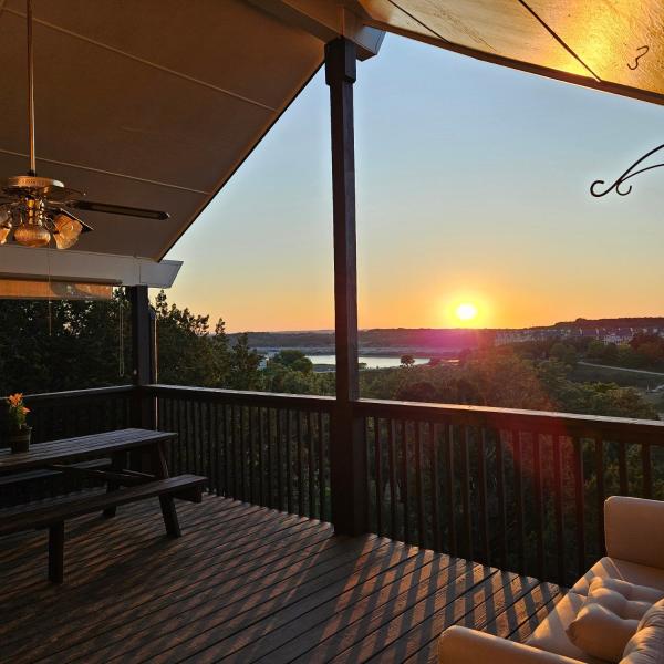 Lakeview Haven! Nature's Retreat With Serene Views - Lago Vista, TX