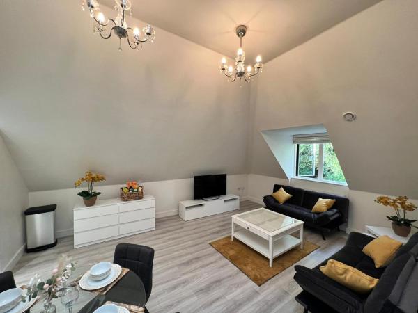 New! Modern Elegant 2-bed Apartment, Free Parking - London, UK