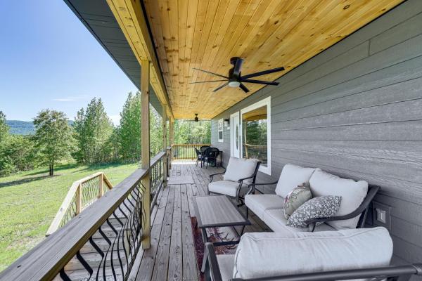 Arkansas Retreat With Deck, Fire Pit And Mtn Views! - Jasper, AR