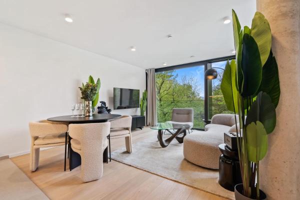 Stylish Downtown Escape With Comforts - Luxembourg City