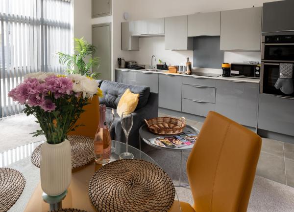 Modern, Stylish Terraced Apartment In The Centre Of Buxton - Buxton