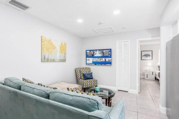 Annas Peaceful Retreat Luxury Suite - Sunrise, FL