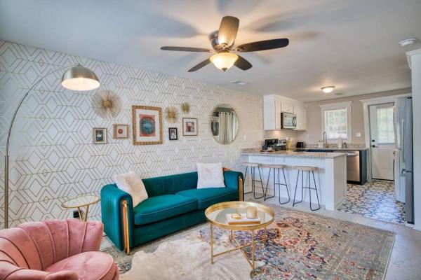 Castle Street Retreat - Glamorous Getaway - Wilmington, NC
