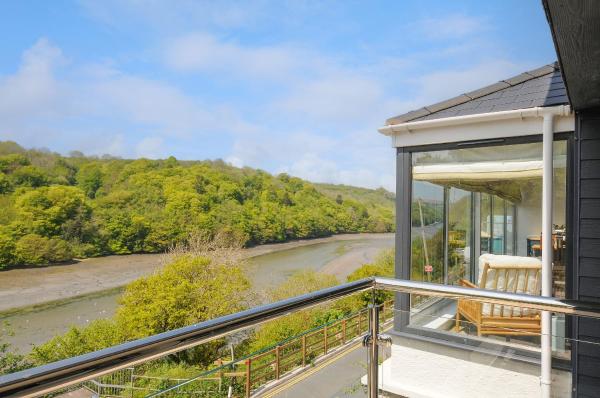 Anjoma - Looe