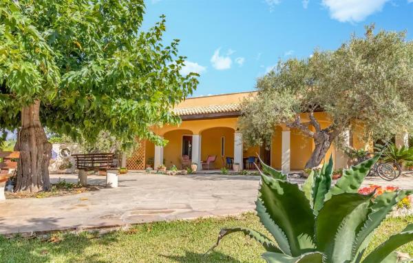 3 Bedroom Beach Front Home In Marina Di Marza - Provincia di Ragusa