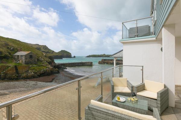 Guinevere - Porthleven