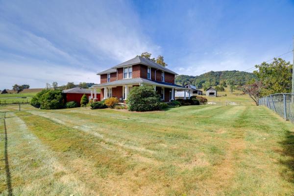 Historic Home On 160-acre Farm In Bristol! - Bristol, TN