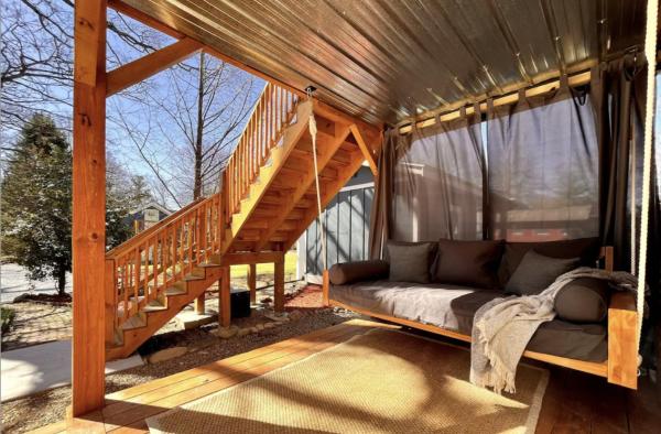 Modern & Cozy On Private Lane, Minutes To Airport - Mountain Home, NC