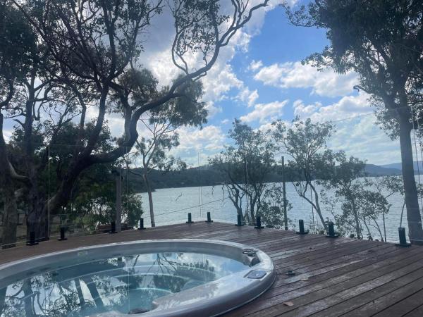 Glasshouse At Lake Eildon - Eildon