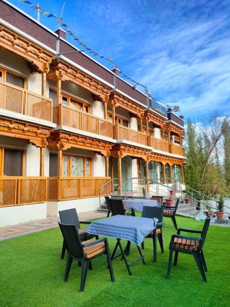 Apricus Hotel - Leh