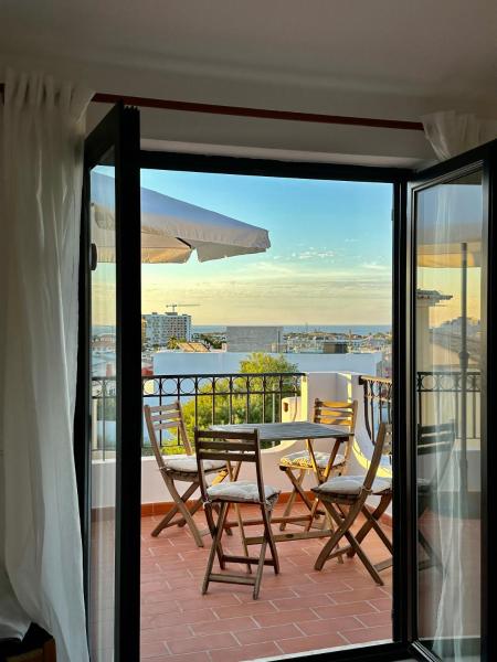 The Tree House 96c - Lagos - Luz