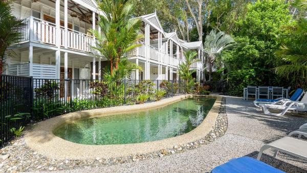 Craven Cottage At Full Moon Terraces - Tropical Queenslander Townhouse - Port Douglas