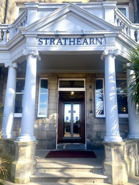 The Strathearn Hotel - カーコーディ