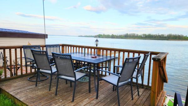Skylight Waterfront Home W/ Amazing View/dock/boat - 孟買