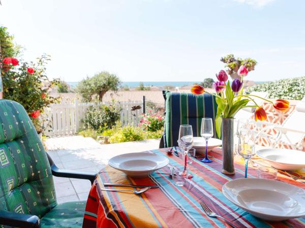 Charmant Pavillon Avec 2 Terrasses Et Parking Privé à Saint Pierre La Mer - Fr-1-409-268 - Fleury