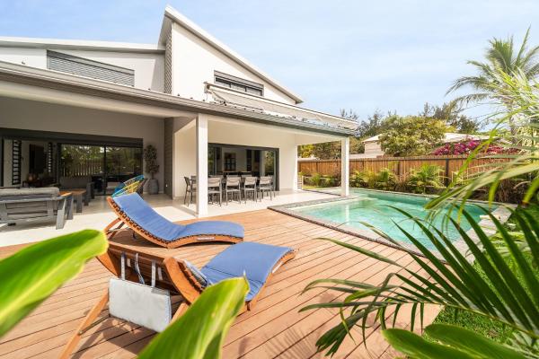 Villa Ilyana - Bord De Mer- Piscine Chauffée - Saint-Gilles les Bains