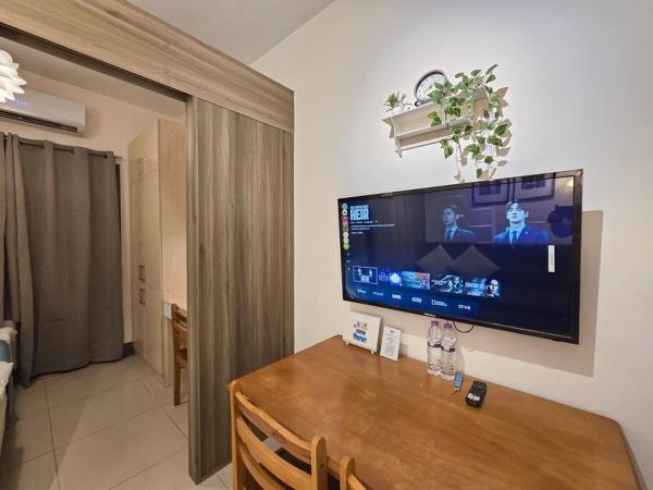 1br Condotel With Balcony At Fame Residences #Fm22 - Makati