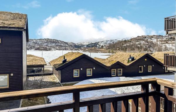 Awesome Apartment In Tjørhom - Noruega