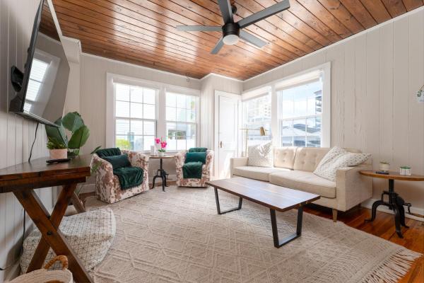 Be A Nomad - Beach Bliss - Close To Beach - Jacksonville Beach, FL