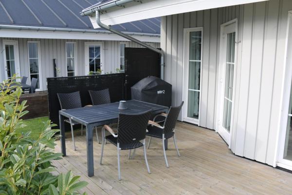 Skøn Ferielejlighed Midt I Marielyst By - Dania