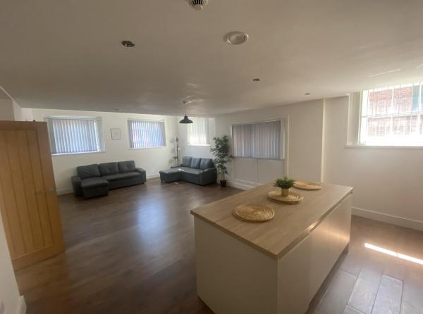 The Cavern Quarter Aparthotel By Ustay - Guernsey