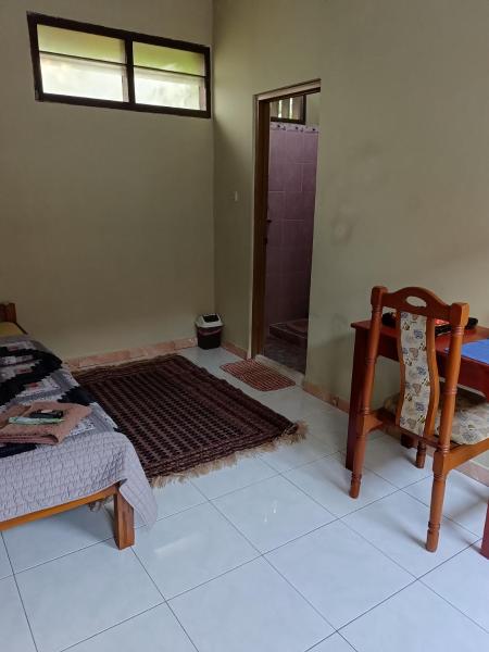 Kost Omaya -