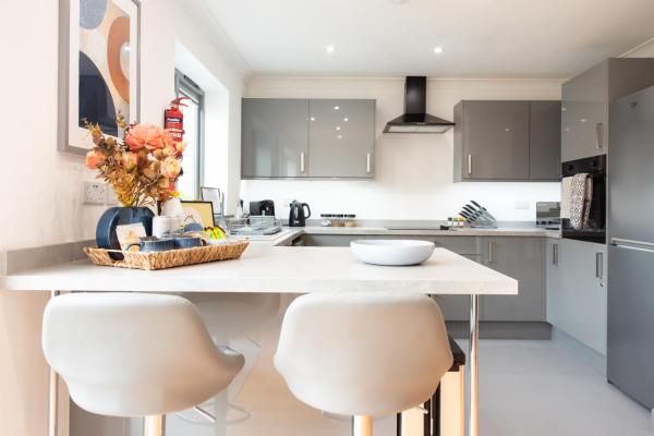 3 Bedroom House, Free Parking X2, Free Wifi - Colchester