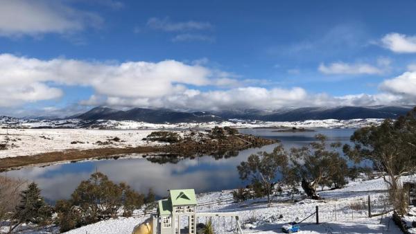 Wild Pines Waterfront Guesthouse Bbq Pet Friendly - Jindabyne