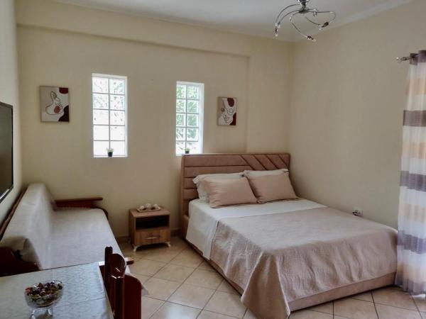Jani's Studio - Vlorë