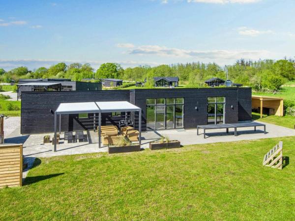 16 Person Holiday Home In Glesborg - Danemark