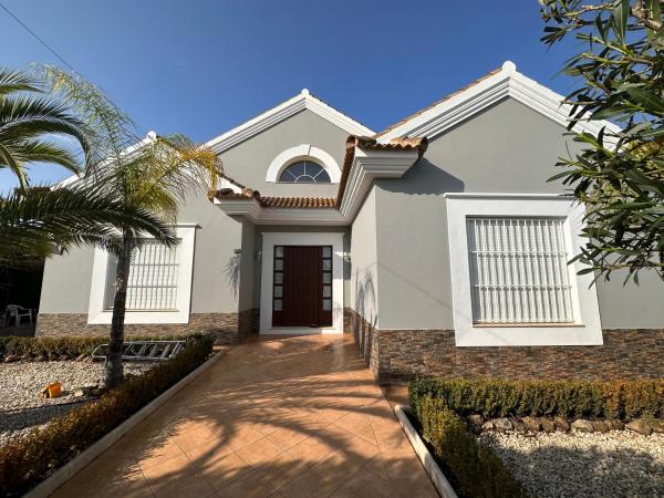 Chalet Californiano Con Piscina - Morón de la Frontera
