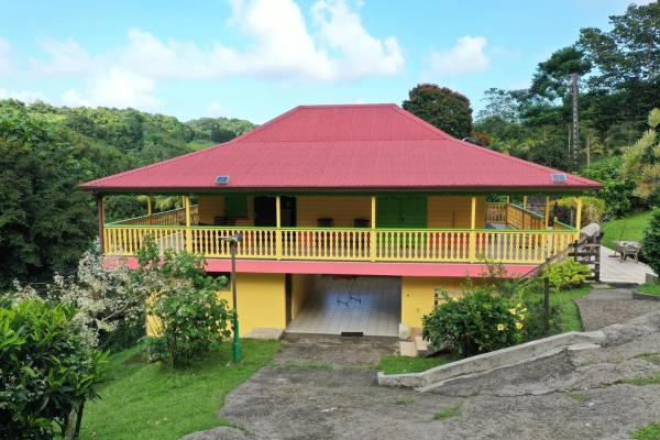 Maison Charmante à Gros-morne Avec Terrasse Et Jardin - Martinica