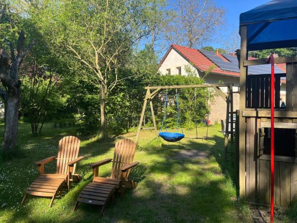 Remise An Der Rennbahn - Umzäuntes Anwesen Mit Parkplätzen, Amzonprime, Netflix, Wii, Ps2 - Berlin