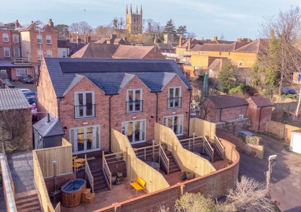 The Plum Tree - Pershore - Tewkesbury