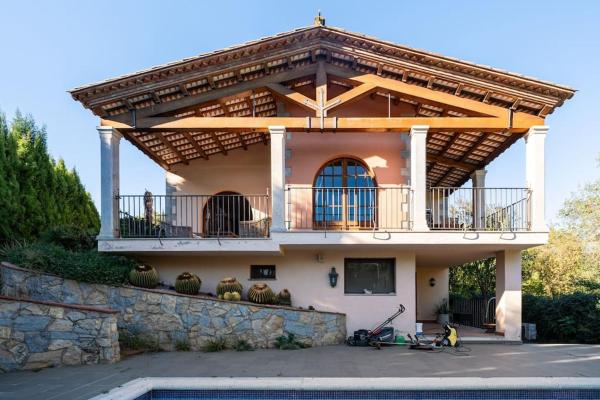 Luxury Villa In Girona With Indoor Pool & Garden Base For Costa Brava, France And Barcelona - Girona