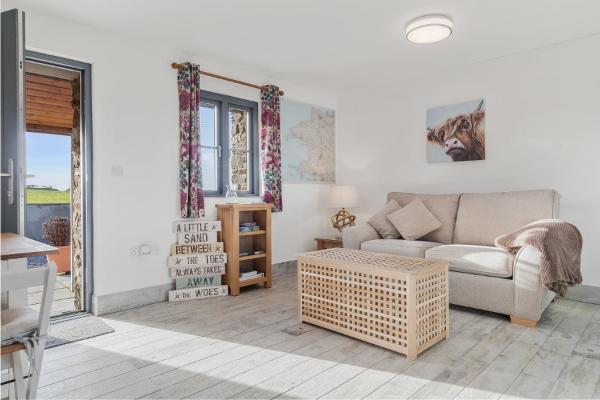Grassholm Cottage With Hot Tub - Dog Friendly - Pembrokeshire