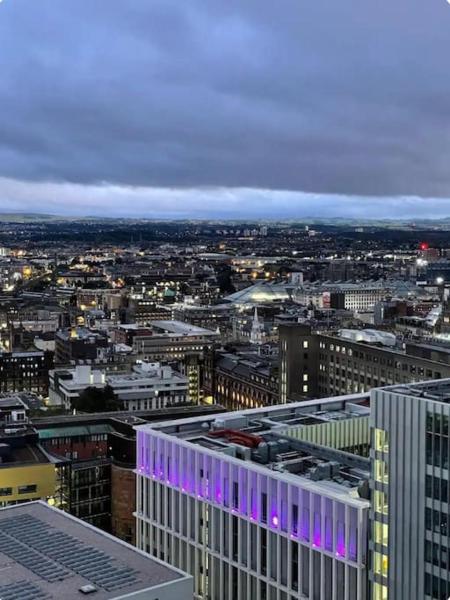Top Floor Of The Building, Spectacular Views! - Glasgow
