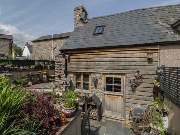 Hoarders Cottage - Hay-on-Wye