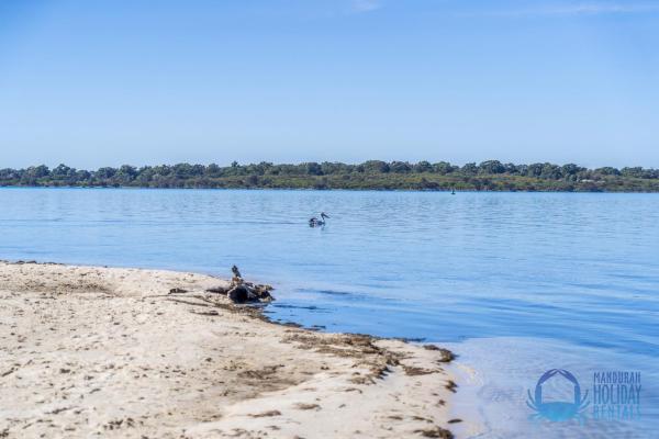 Relax At Dawesville Estuary - 만두라